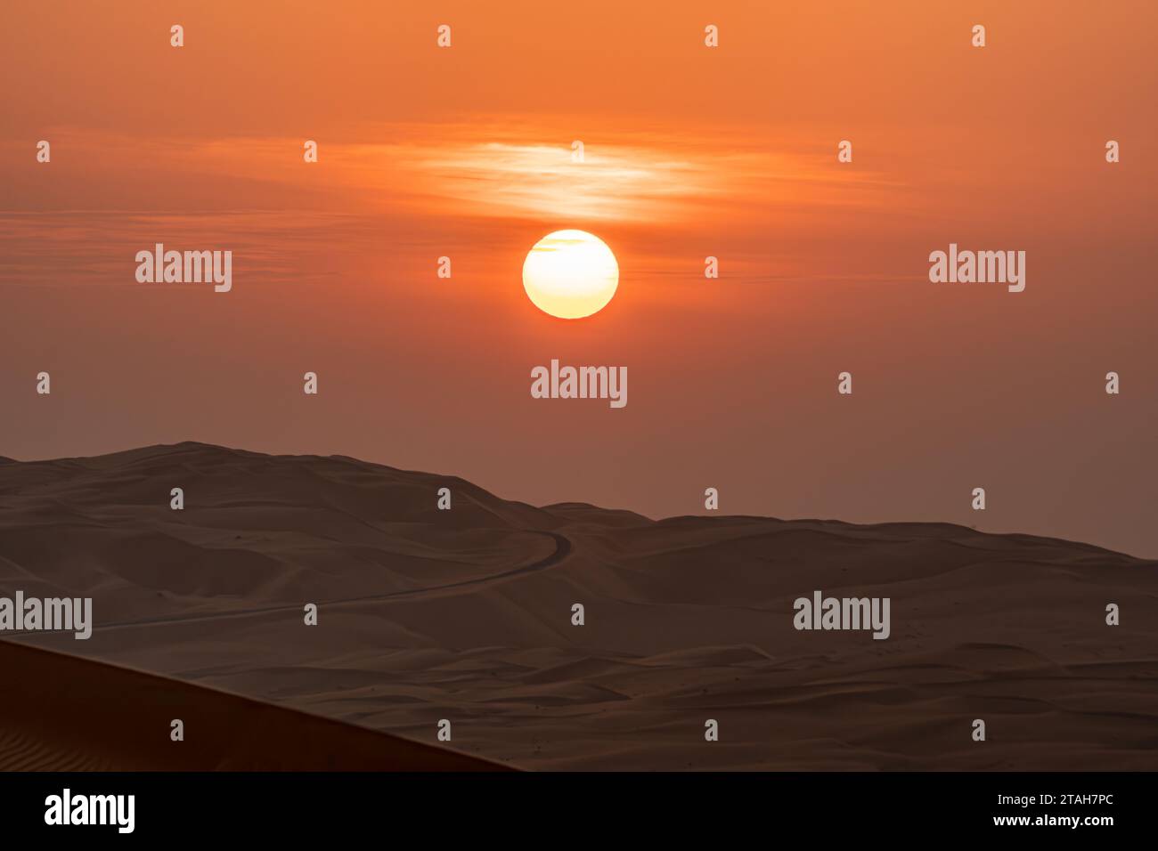 Sunrise over sand hi-res stock photography and images - Alamy