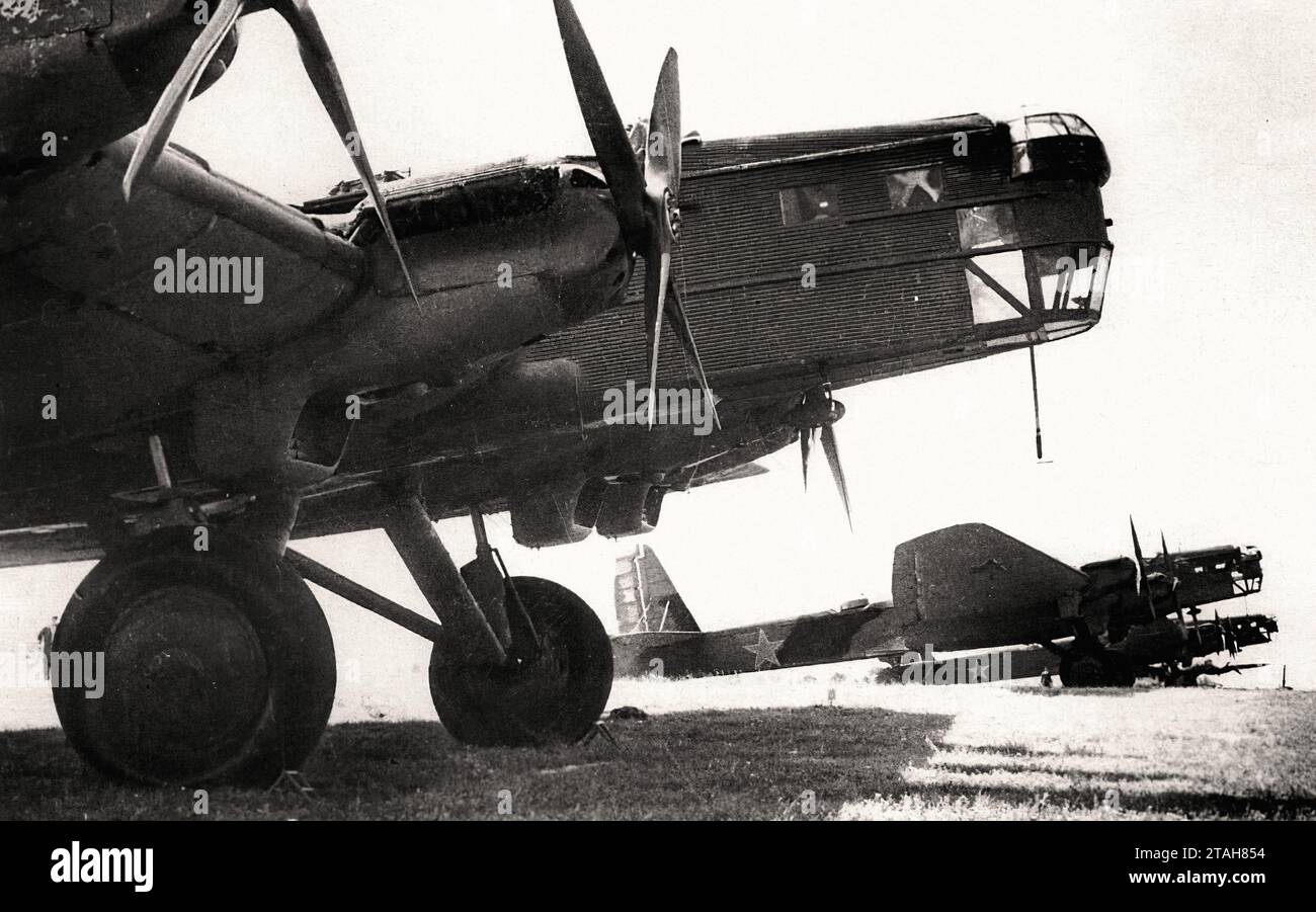 Ant aircraft hi-res stock photography and images - Alamy