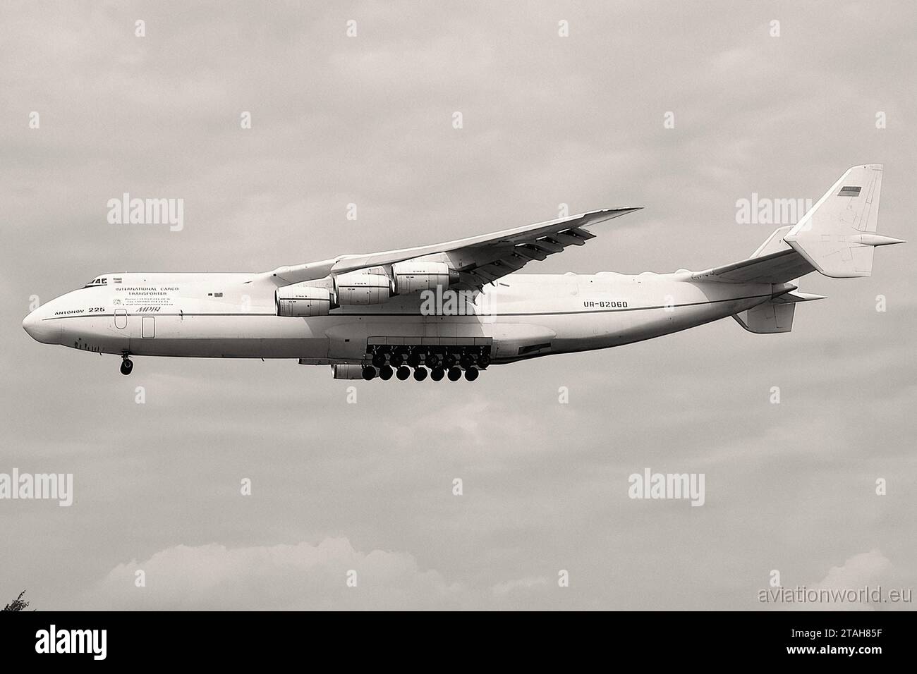 Antonov an 225 mriya planes hi-res stock photography and images - Alamy