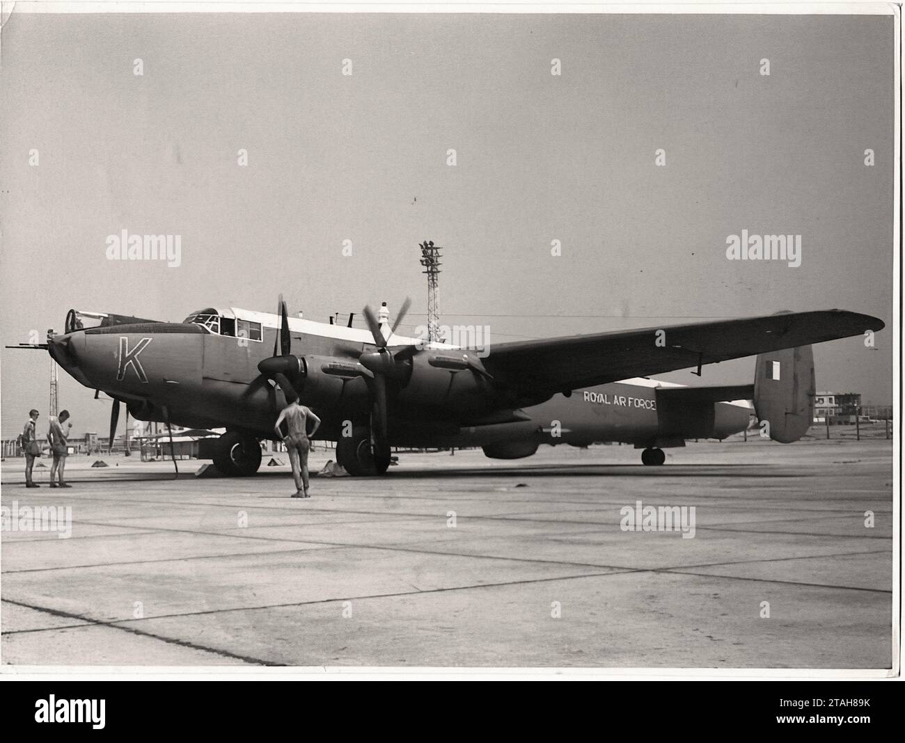 Airplane - Avro 696 Shackleton Sharjah 1970 K Kilo Stock Photo - Alamy