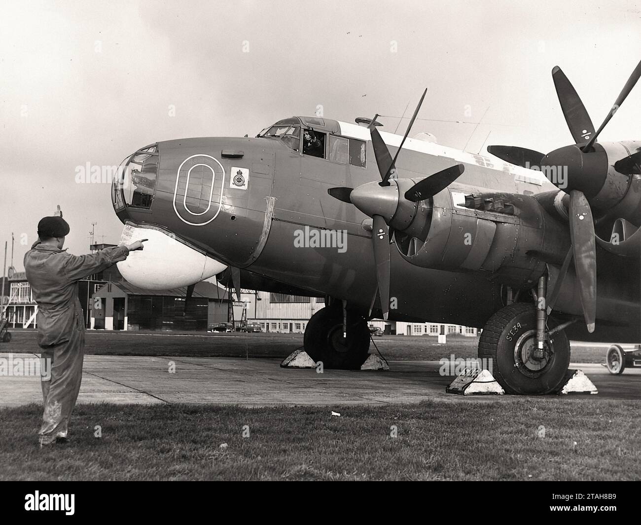 Shackleton aircraft hi-res stock photography and images - Alamy