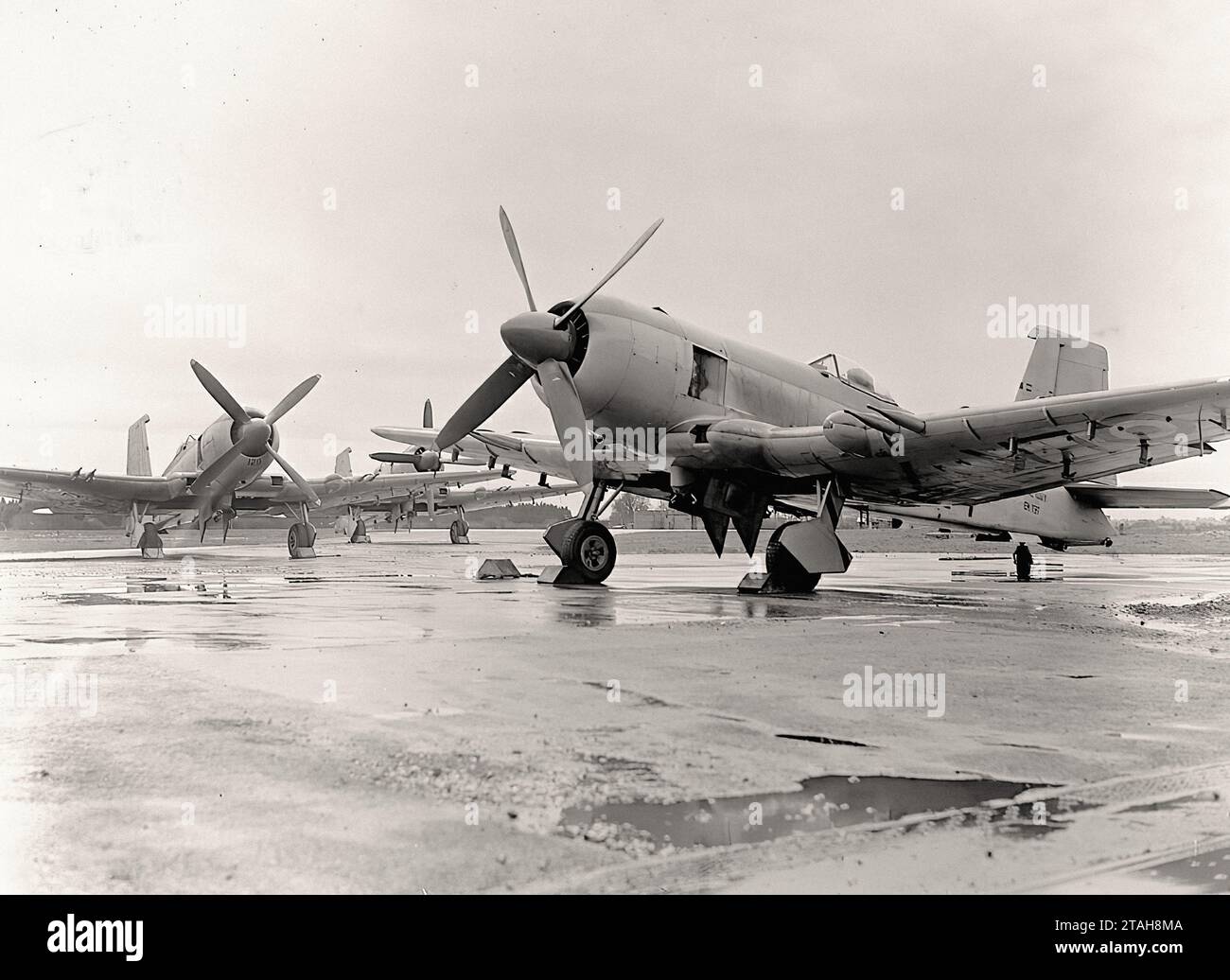 Old airplanes on west hi-res stock photography and images - Alamy