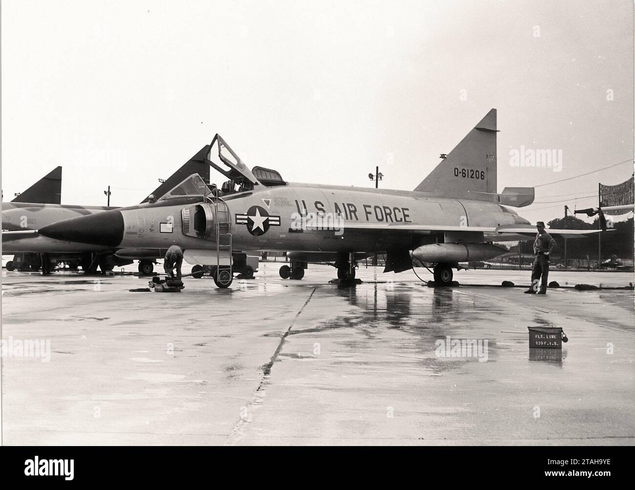 Airplane - Convair F-102 Delta Dagger Stock Photo - Alamy