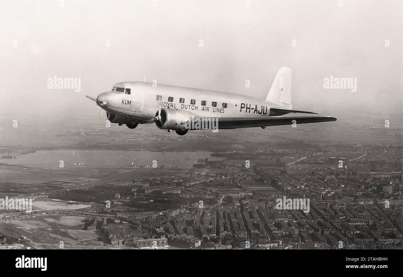 Airplane - Douglas DC-2 Uiver. 1934 Stock Photo - Alamy