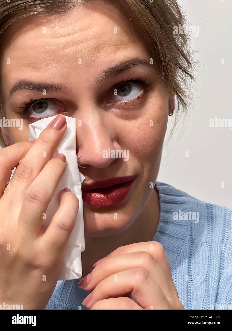 Portrait of weeping woman hi-res stock photography and images - Alamy