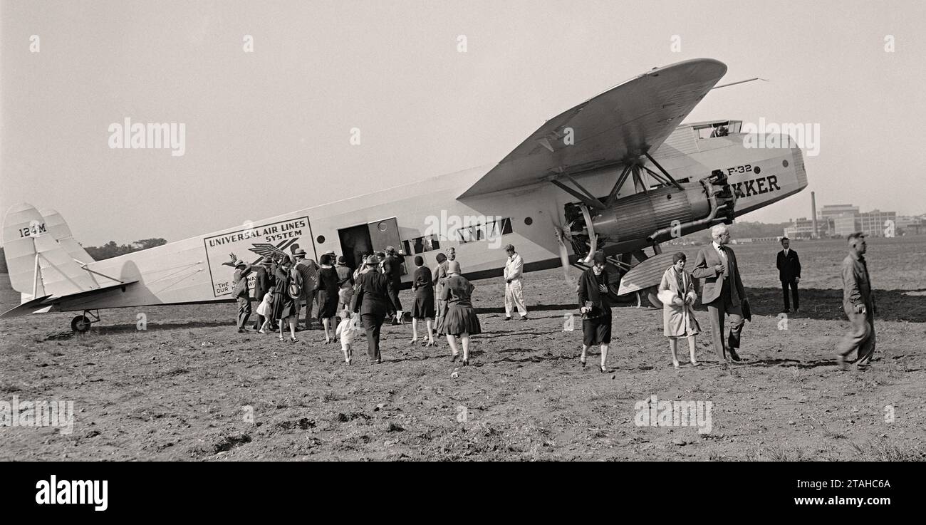 Airplane - Fokker F.32 Stock Photo - Alamy