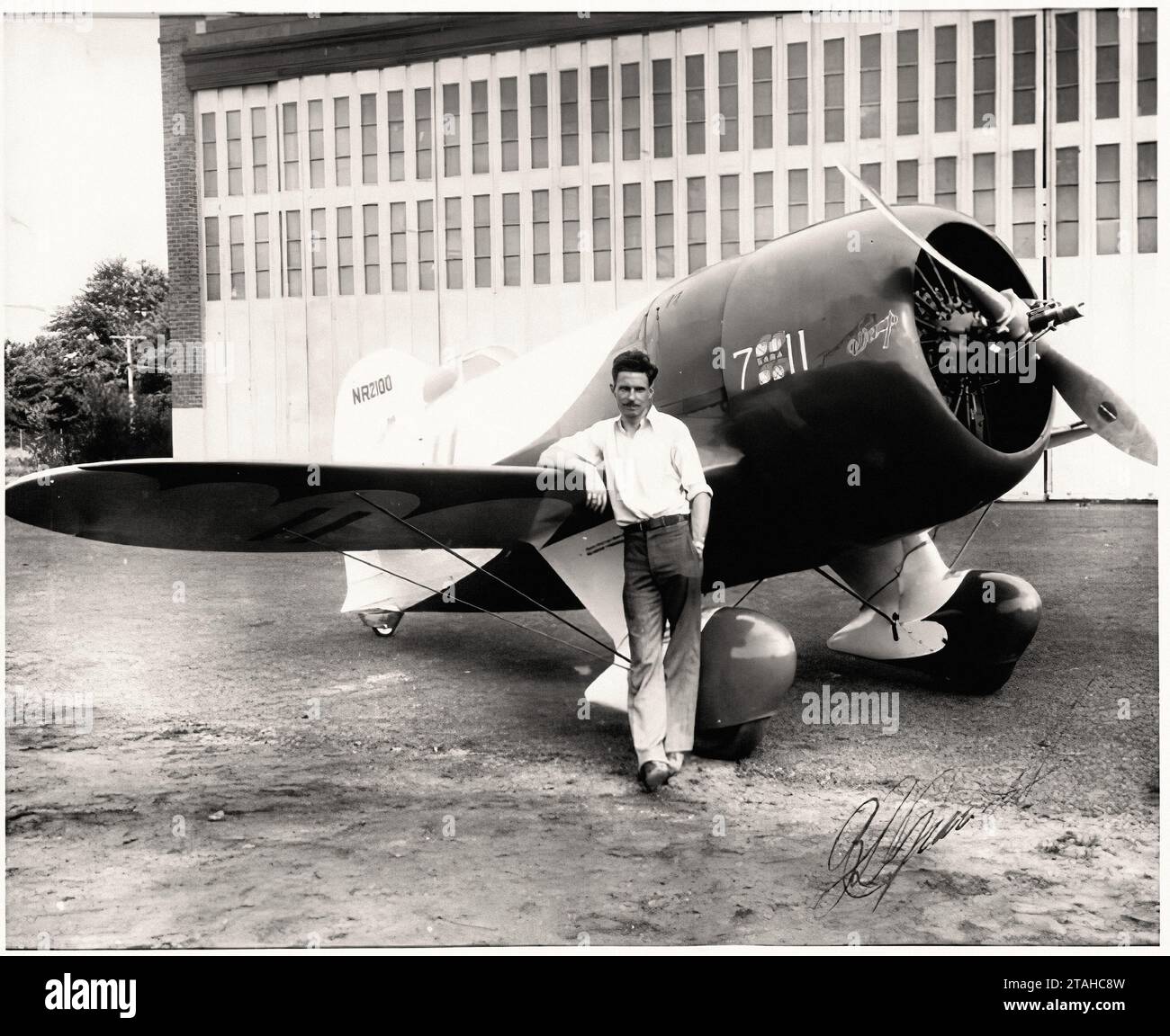Gee bee hi-res stock photography and images - Alamy