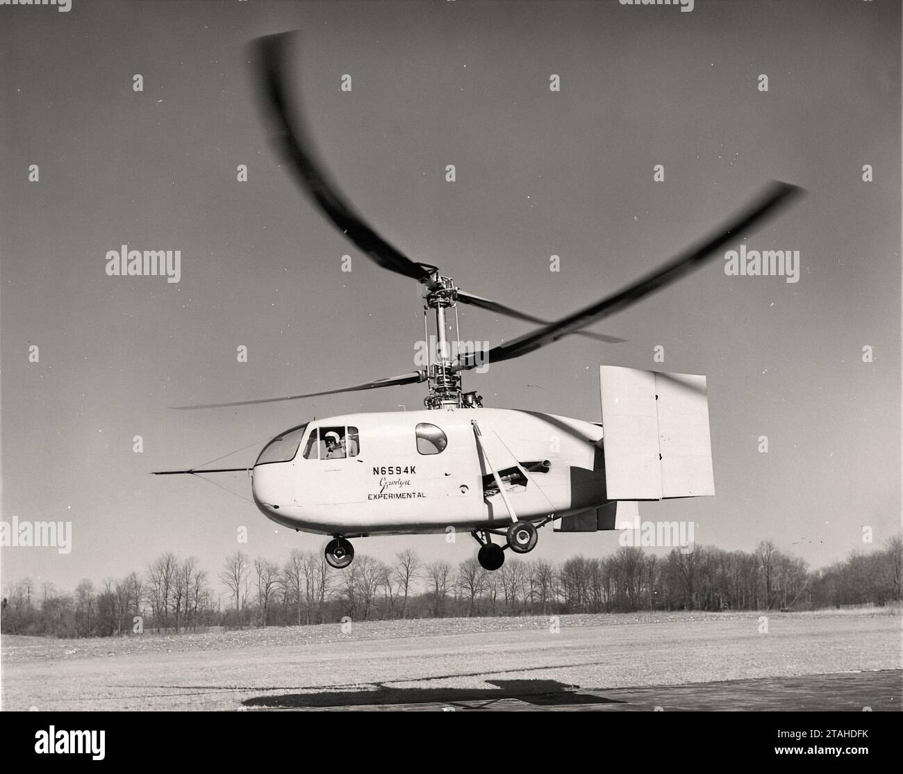 Airplane - Gyrodyne 2C in flight 1953 Stock Photo - Alamy