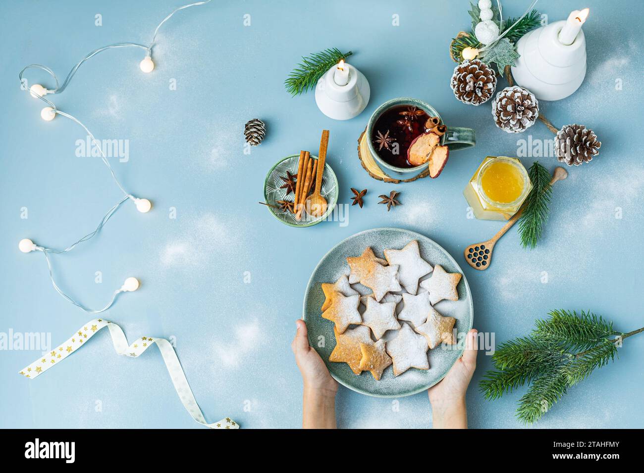 Gingerbread stars hi-res stock photography and images - Alamy