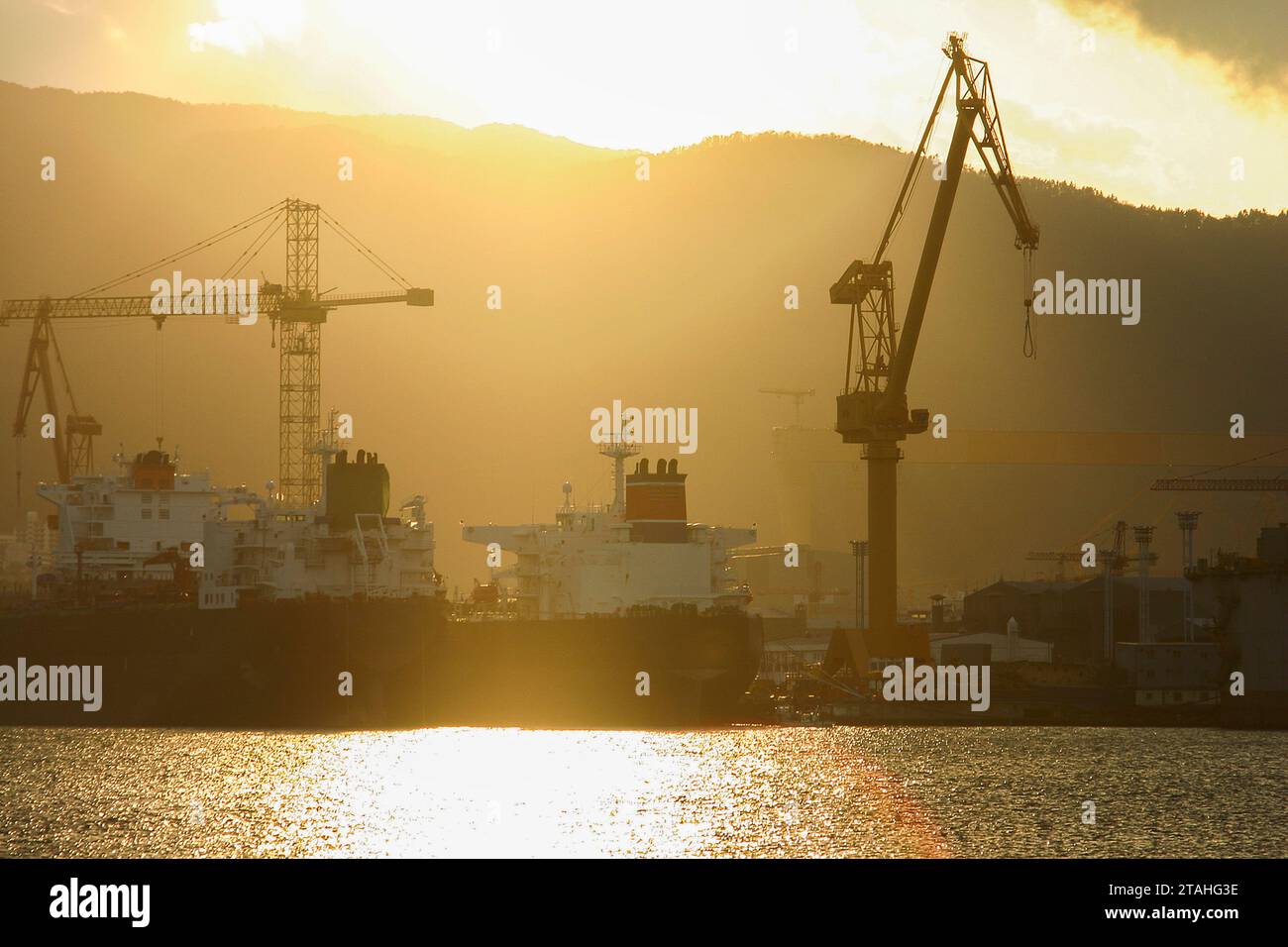 Ships at South Korean shipyard Stock Photo - Alamy