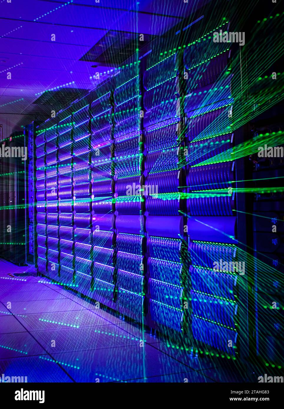 Computing performance hi-res stock photography and images - Alamy