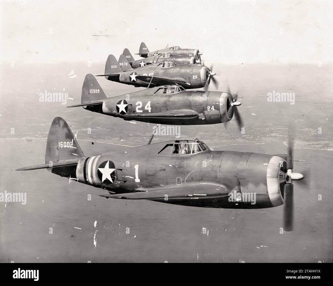 Five airplanes hi-res stock photography and images - Alamy