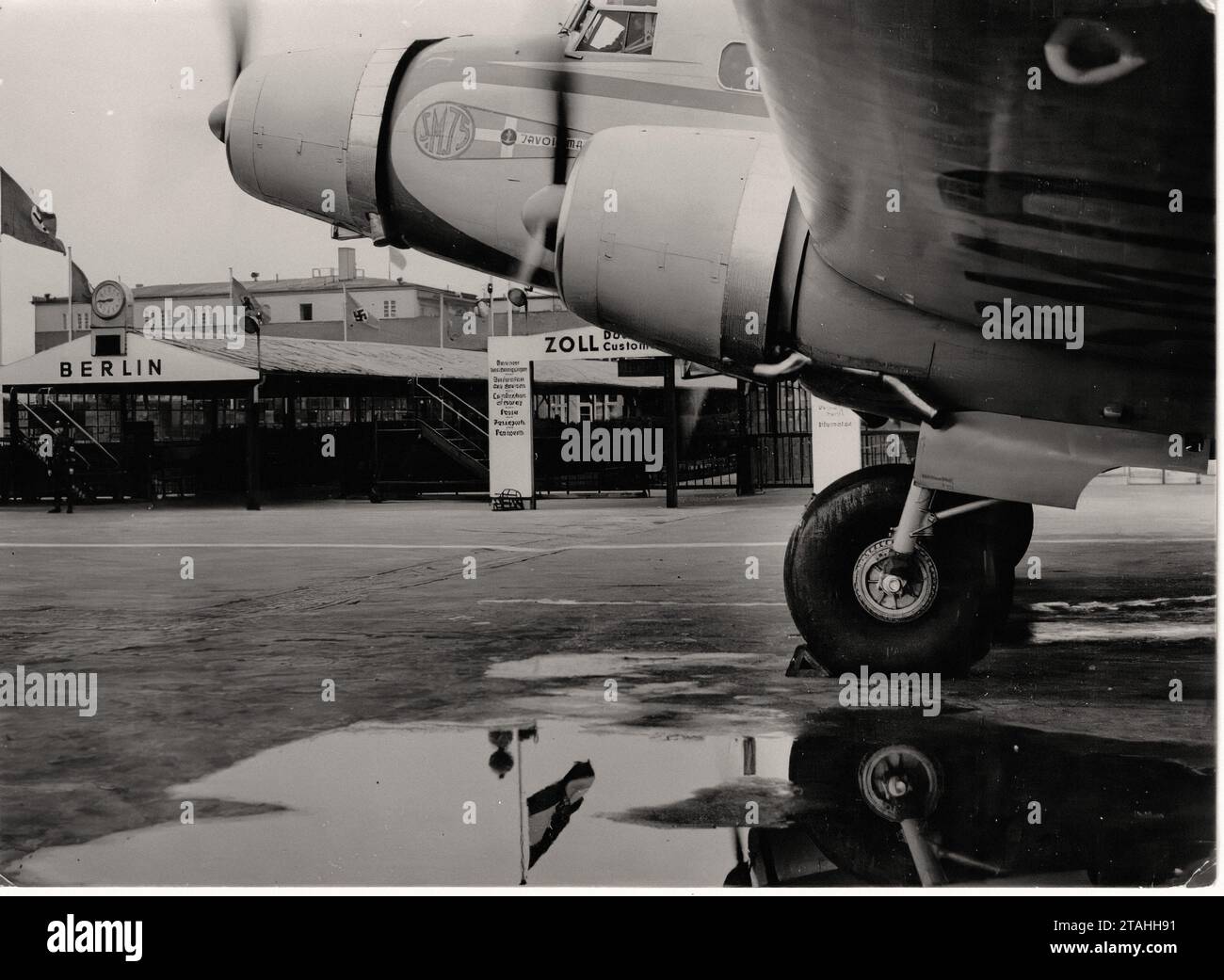 Airplane - Savoia Marchetti S.M.75 of the Hungarian airline Malert ...