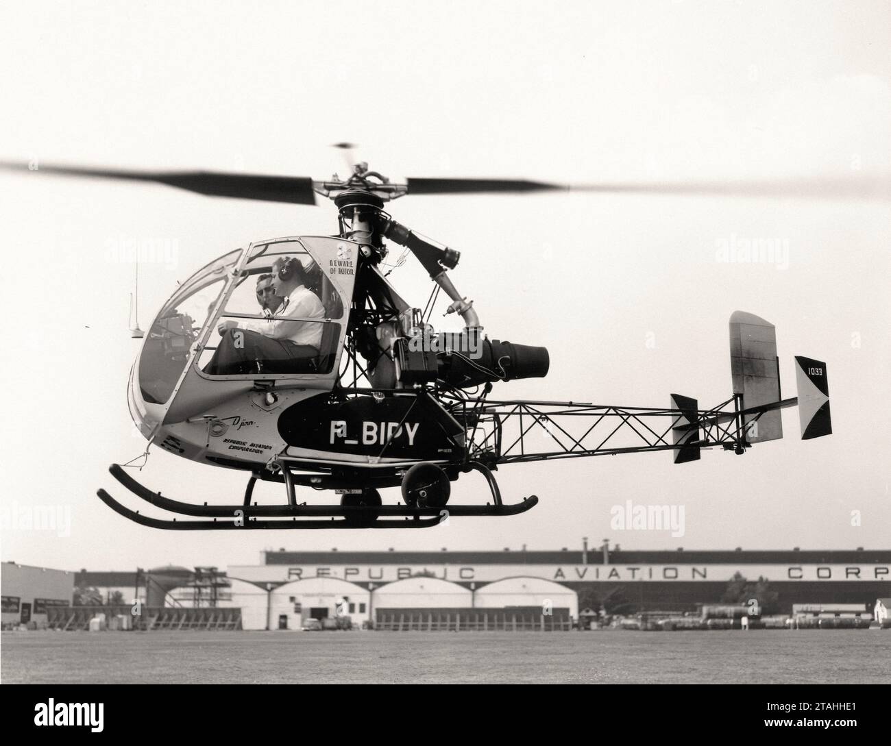 Airplane - SNCASO Djinn helicopter in flight Stock Photo - Alamy