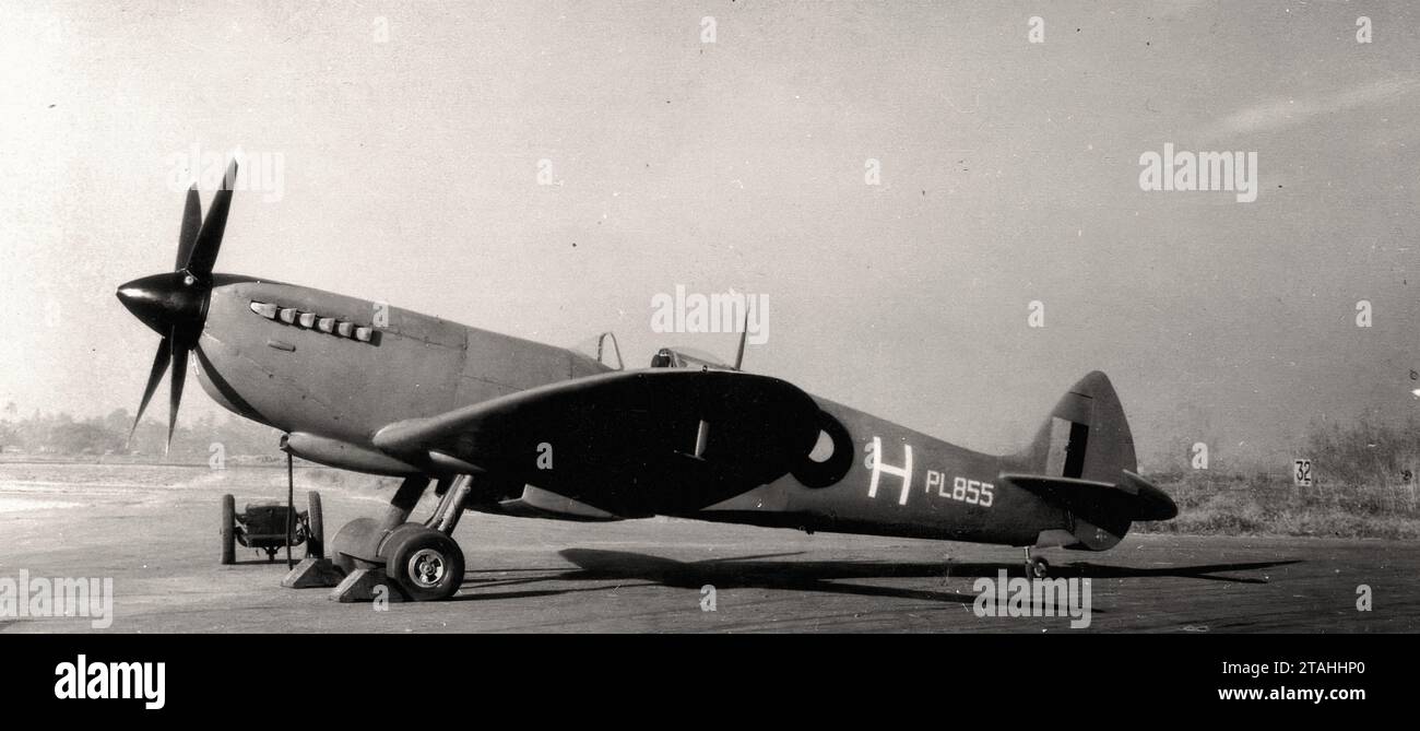 Airplane - Supermarine Spitfire Mk. XI, 681 Photo Reconnaissance, India ...