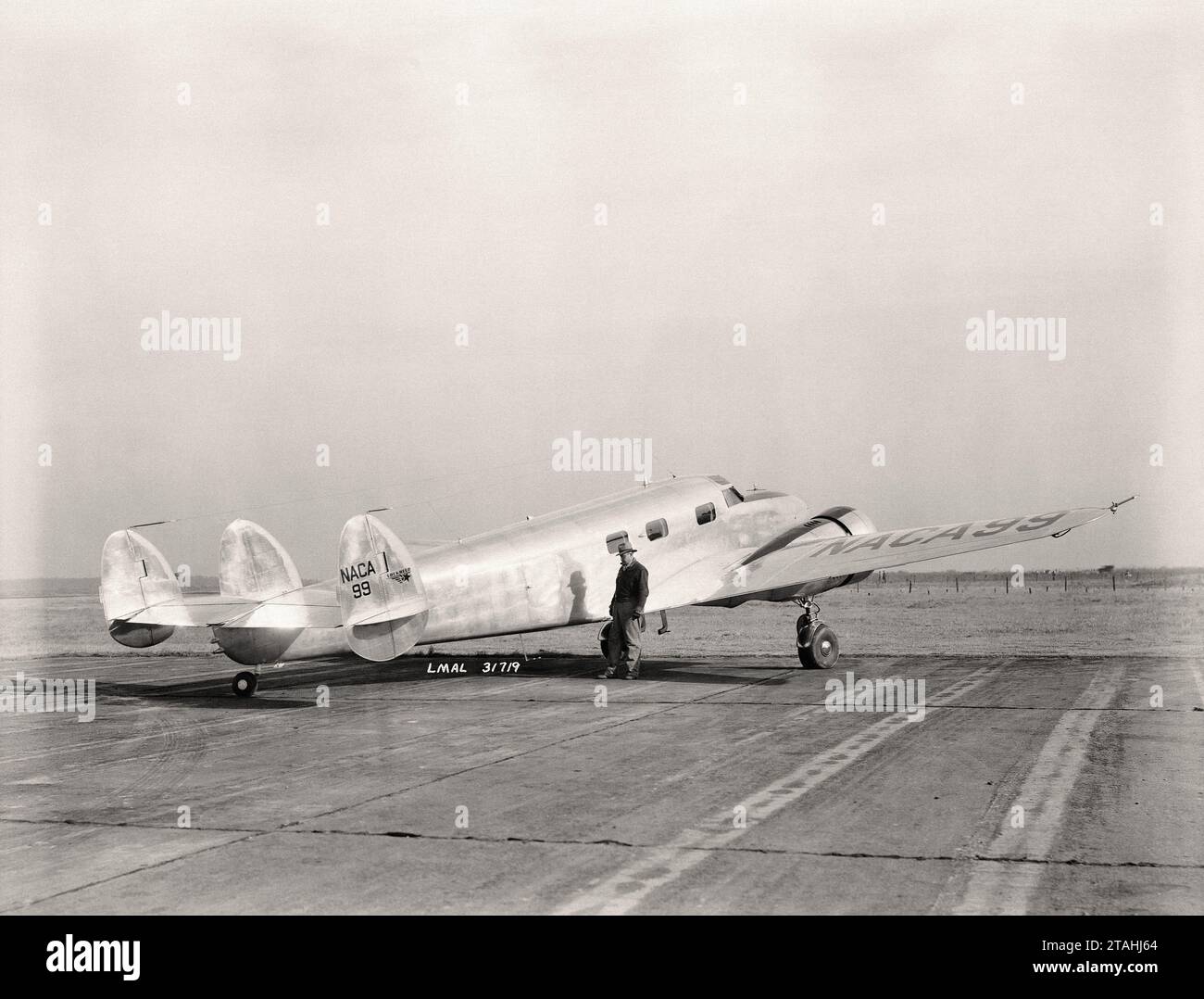 Airplane - Lockheed Model 12A Electra Junior 1943 (NACA Stock Photo - Alamy