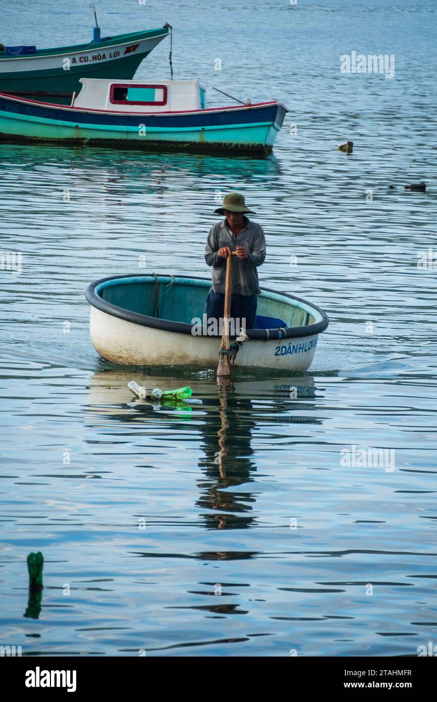 vietnamese basket boats in Cu Mong lagoon, Phu Yen/Vietnam Stock Photo ...