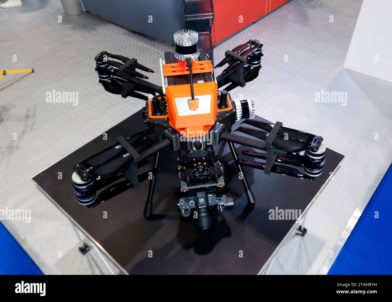 Eight coaxial motors hi-res stock photography and images - Alamy