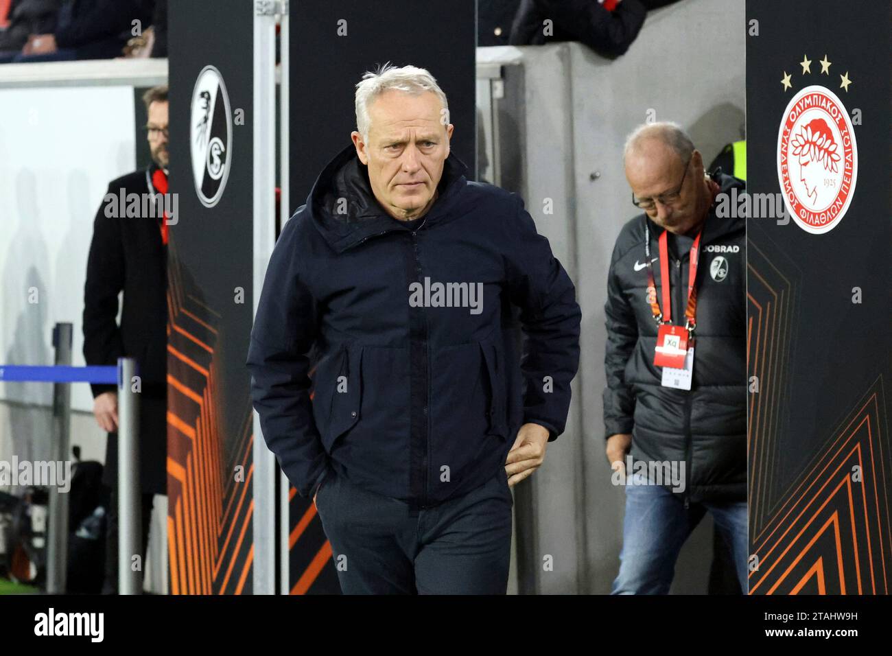 Freiburg, Germany. 30th Nov, 2023. Trainer Christian Streich (SC ...