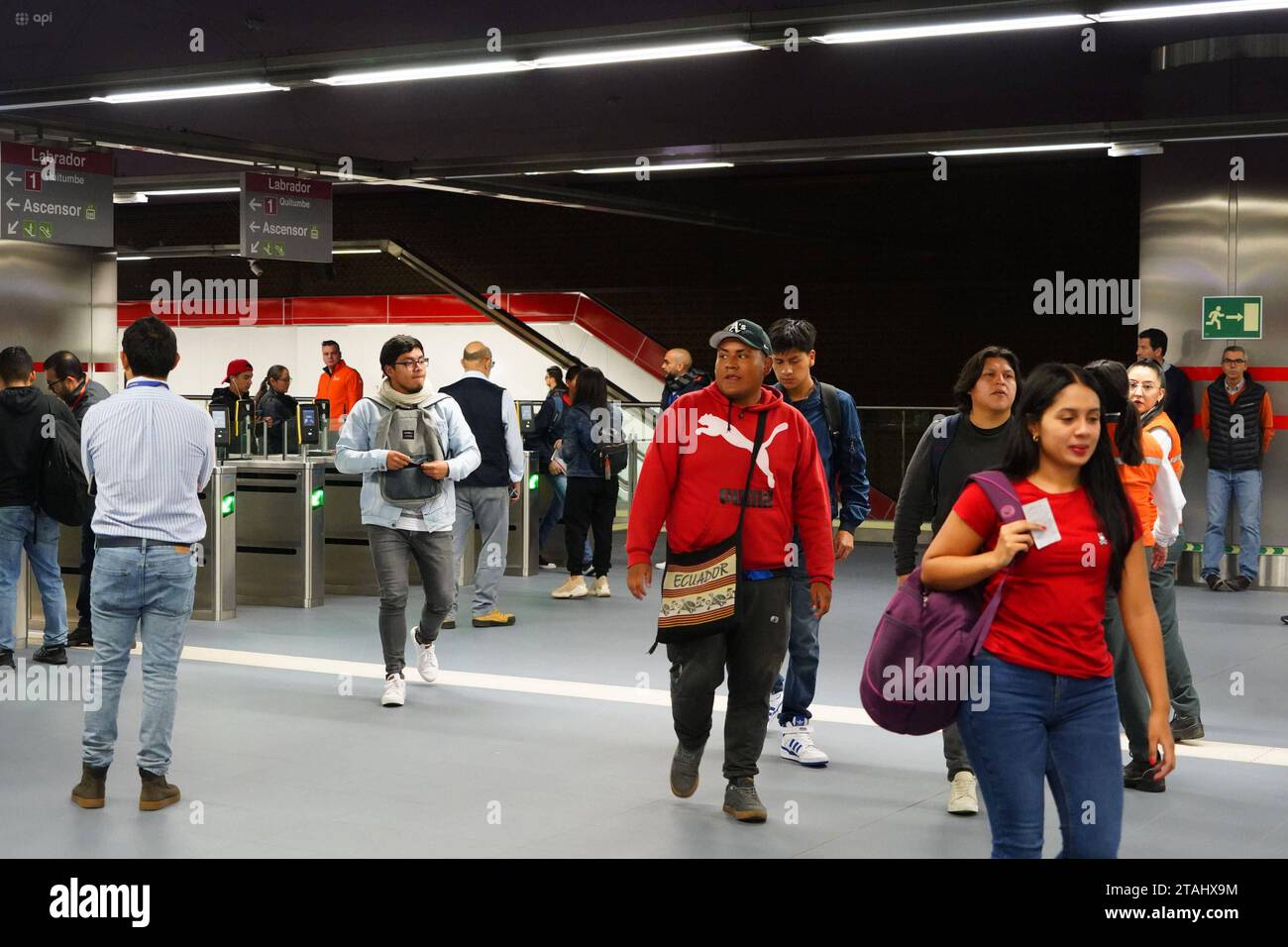 PRIMER-DIA-OPERACION-METRO-QUITO Quito, viernes 1 de diciembre del 2023 ...