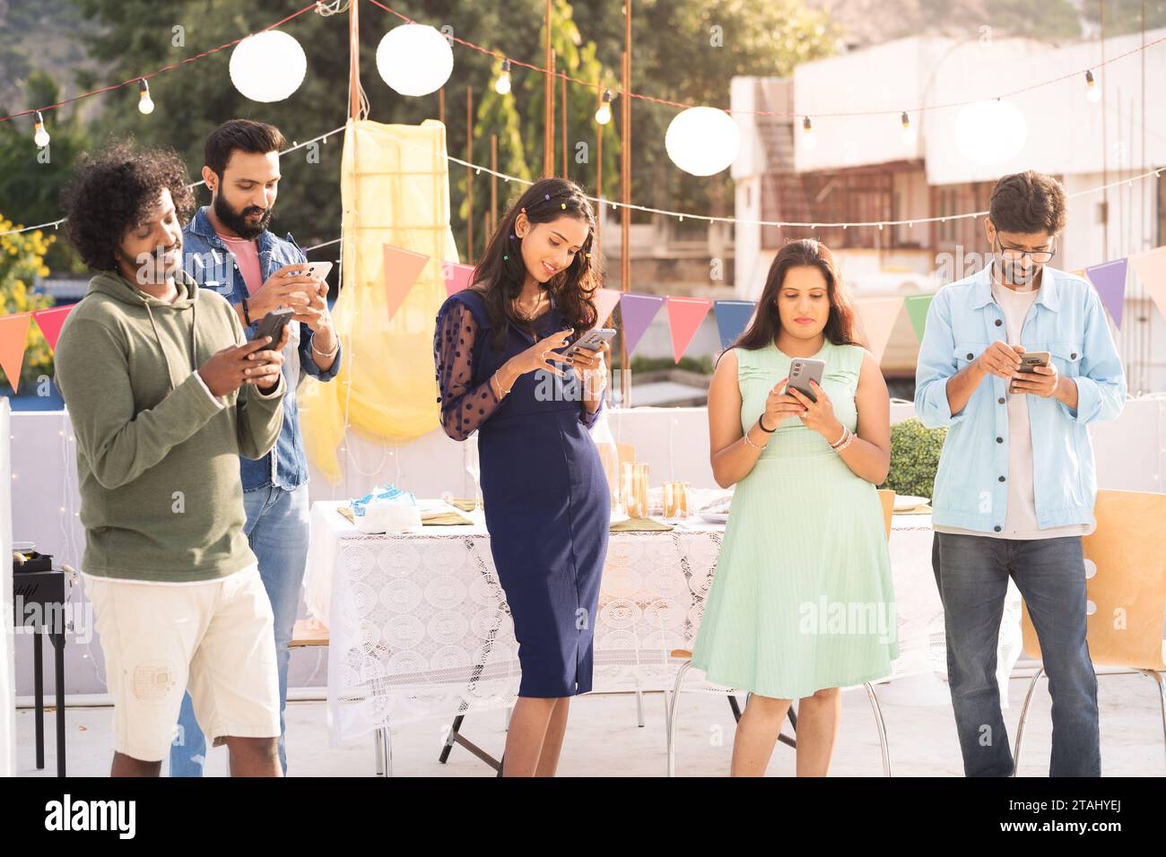 Meet the new friends hi-res stock photography and images - Alamy