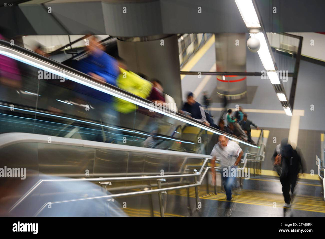 PRIMER-DIA-OPERACION-METRO-QUITO Quito, viernes 1 de diciembre del 2023 ...