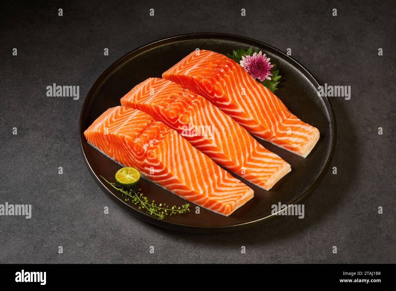 Beautiful pictures of salmon in restaurants, sliced salmon, high ...