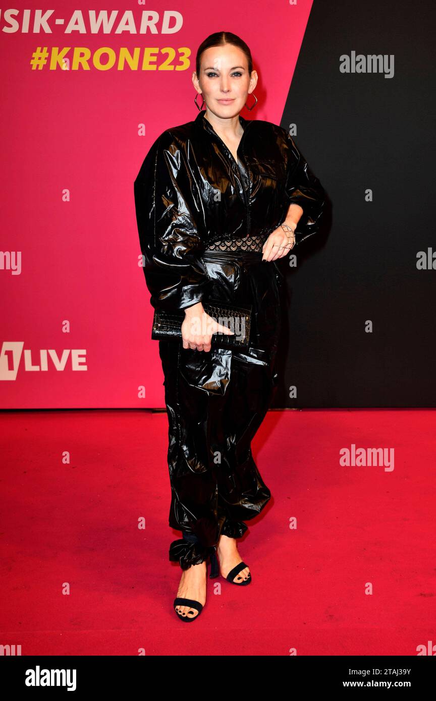 Jeannine Michaelsen bei der 24. Verleihung der 1Live Krone 2023 im Lokschuppen. Bielefeld, 30.11 ...