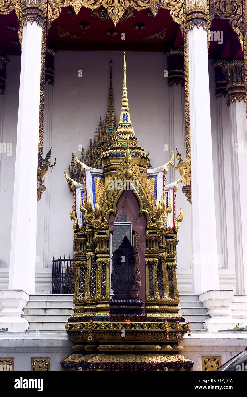 Buddhist sanctuaries, Buddhist shrine, bright ornamentation and ...