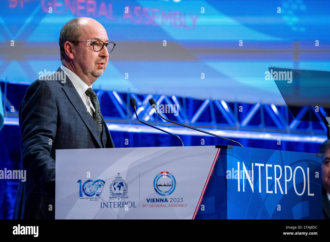 Wien, Österreich. 1. Dezember 2023. Martin Raby, head of protocol at ...