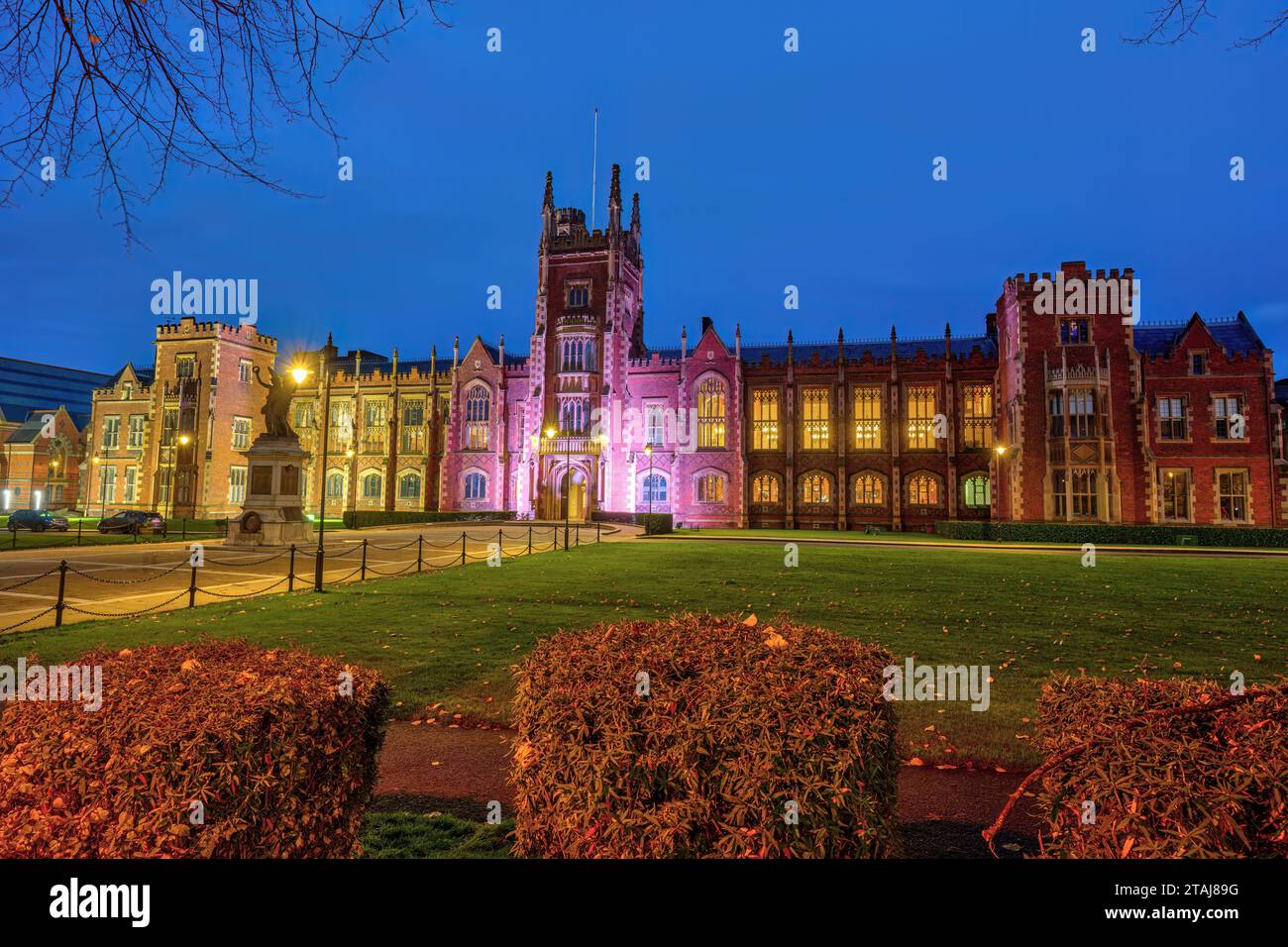 The main building of the Queens University in Belfast at twilight Stock ...