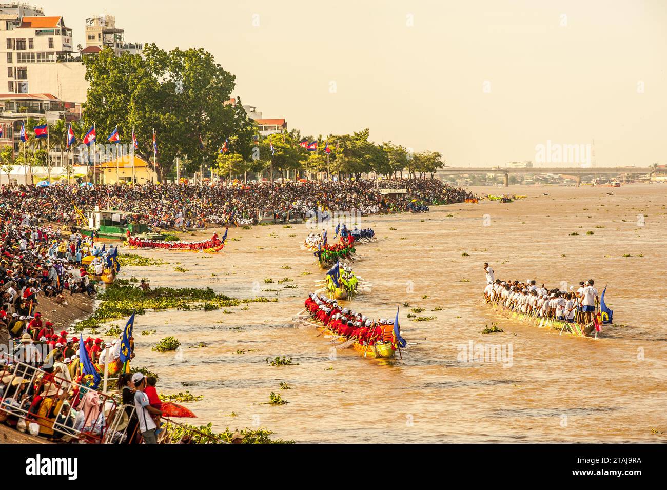Phnom Penh celebrates Bon Om Touk, The Cambodian Water Festival, with ...