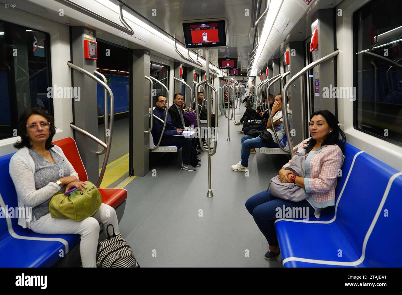 Oficial de operaciones hi-res stock photography and images - Alamy