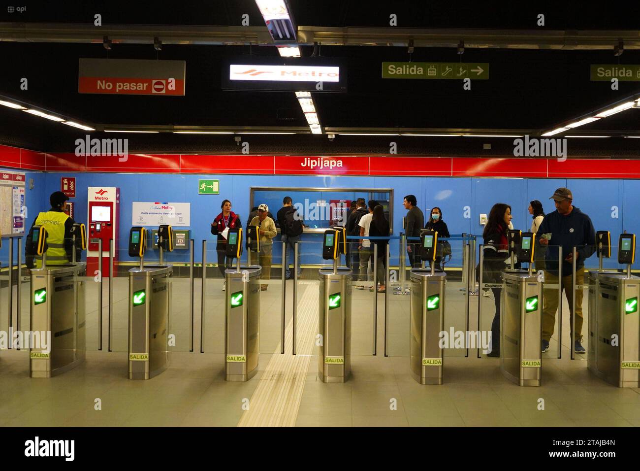 PRIMER-DIA-OPERACION-METRO-QUITO Quito, viernes 1 de diciembre del 2023 ...