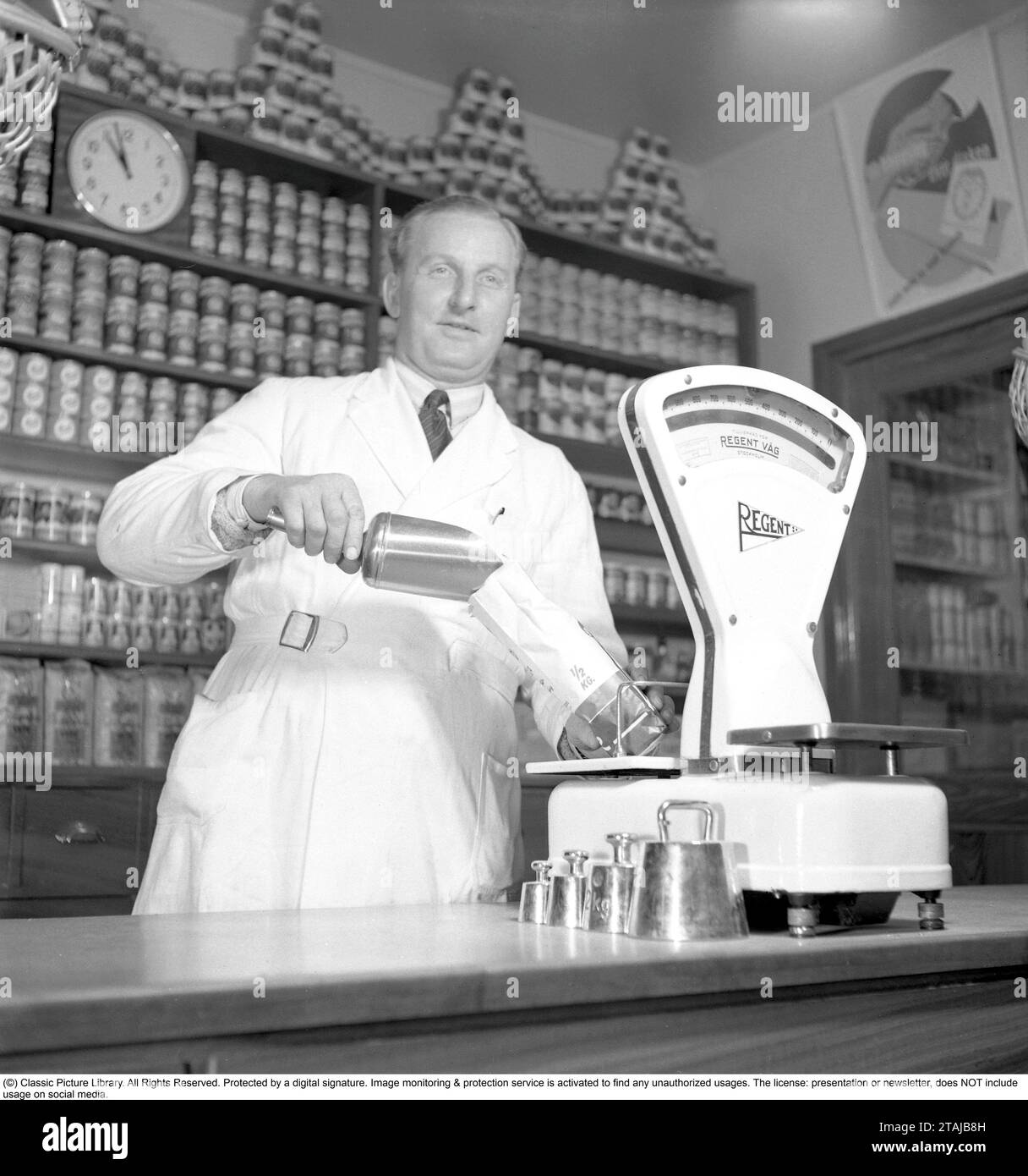 Historical grocery shop hi-res stock photography and images - Alamy