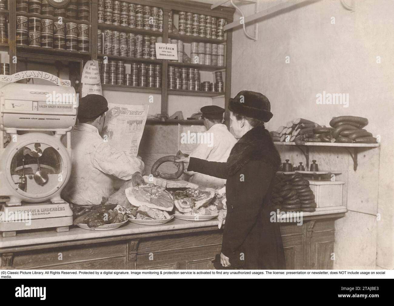 1920s shop interior hi-res stock photography and images - Alamy