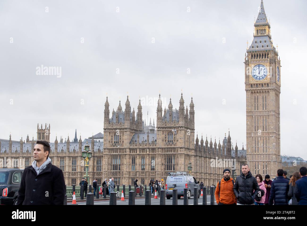 London, UK. 21st November, 2023. Big Ben and the Palace of Westminster ...