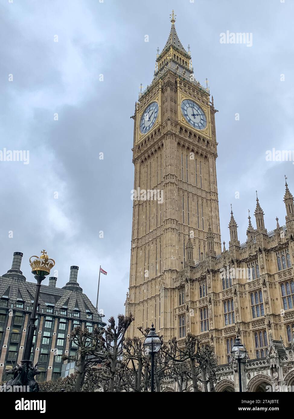 London, UK. 21st November, 2023. Big Ben and the Palace of Westminster ...