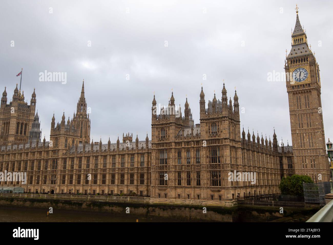 London, UK. 21st November, 2023. Big Ben and the Palace of Westminster ...