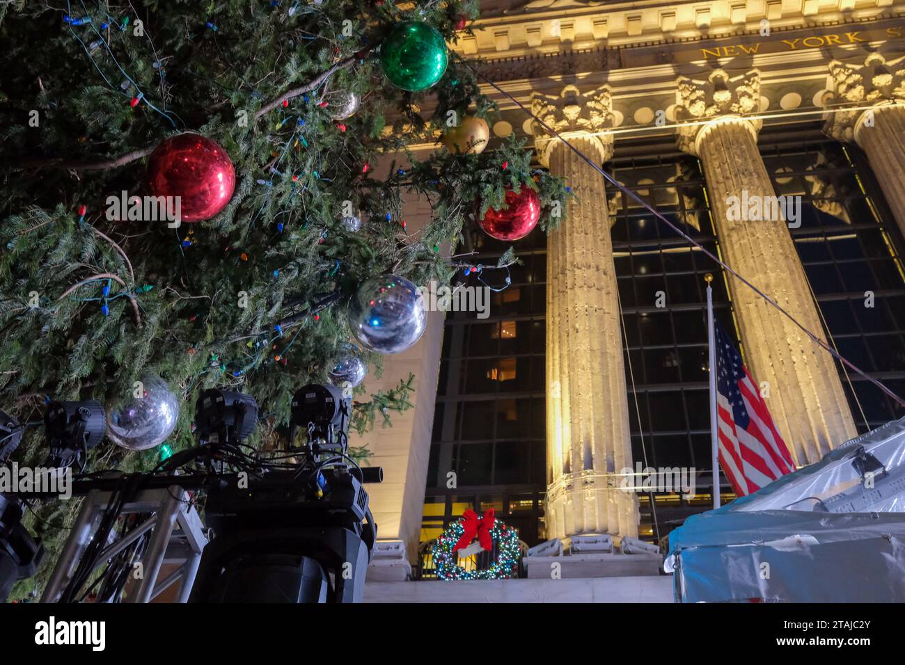 Christmastreelightingceremony hi-res stock photography and images - Alamy