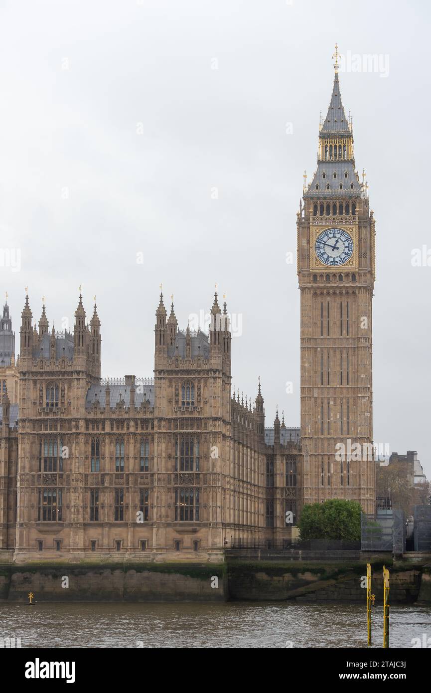 London, UK. 21st November, 2023. Big Ben and the Palace of Westminster ...