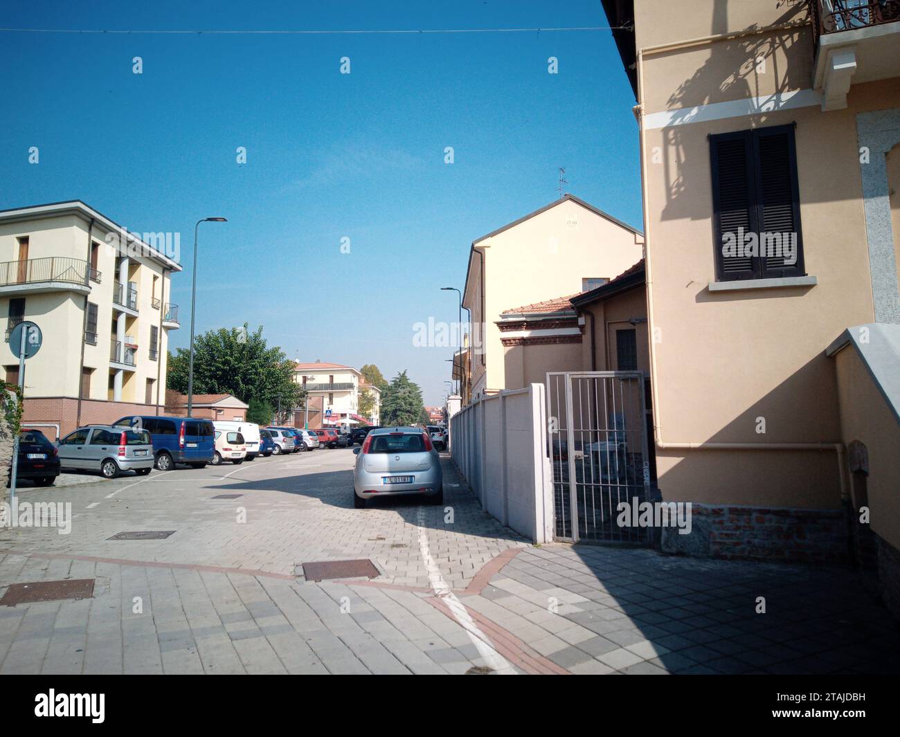 Buildings milan 2022 hi-res stock photography and images - Alamy