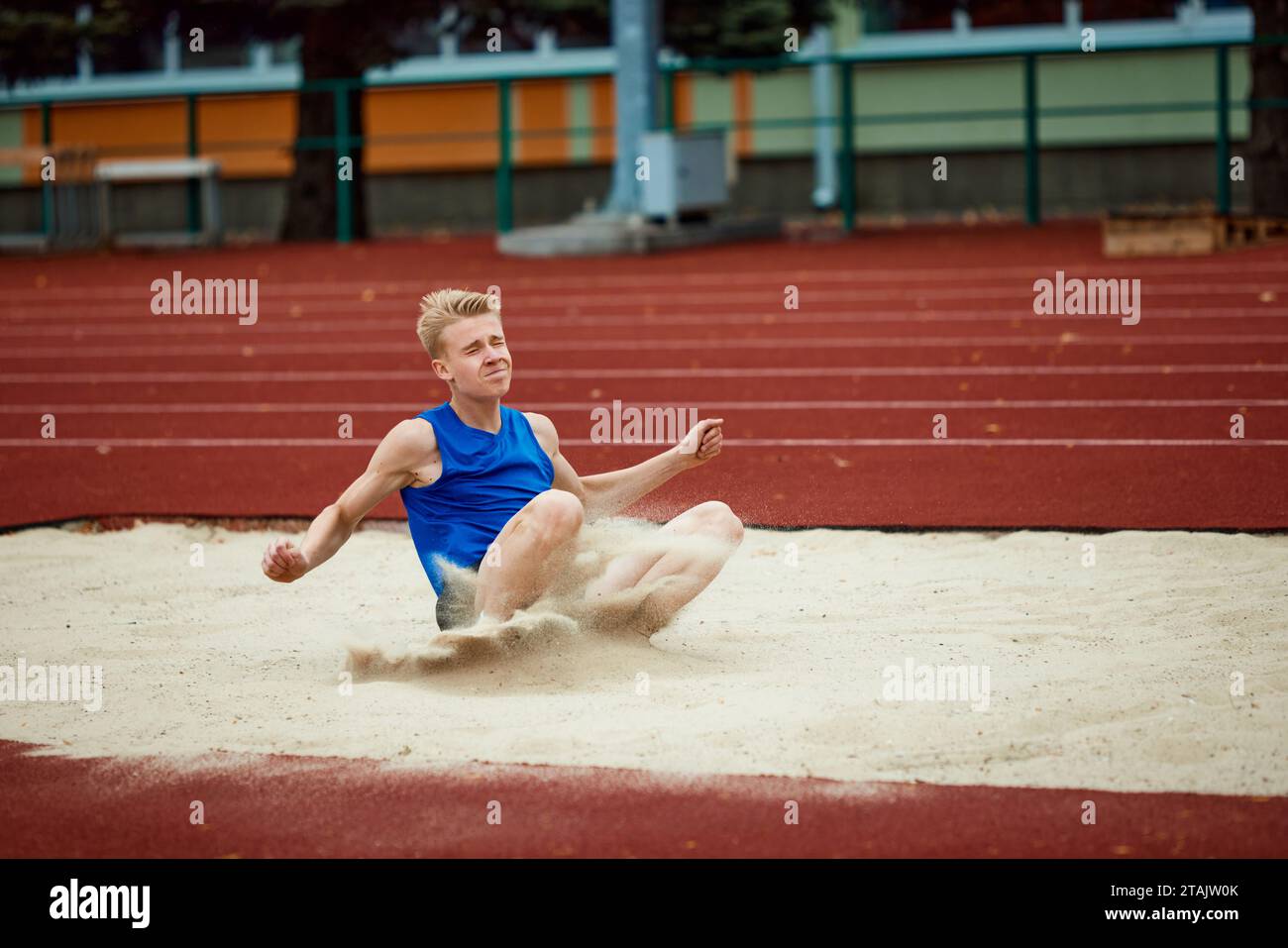Photography highlights dynamic arc of long jump in exquisite detail ...