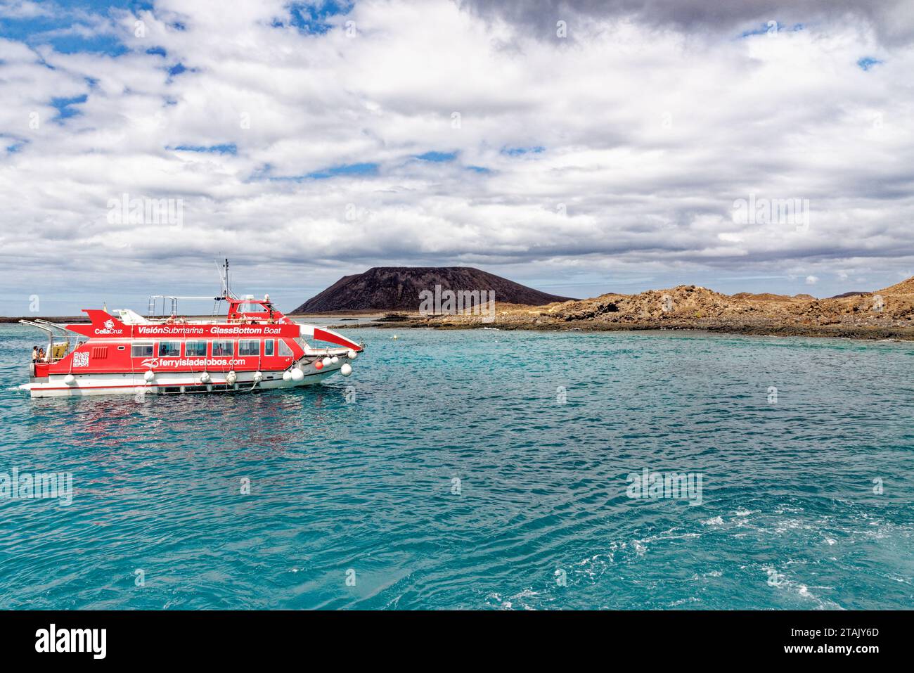 Sailing trip to the Islote de Lobos. Lobos island - Fuerteventura ...