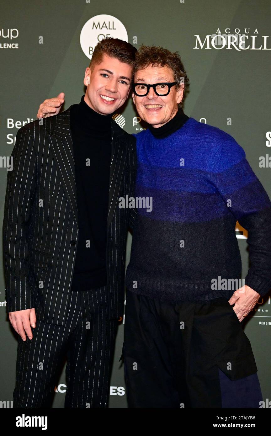 Maximilian Seitz und Rolf Scheider bei der Strassenfeger Charity Aktion ...