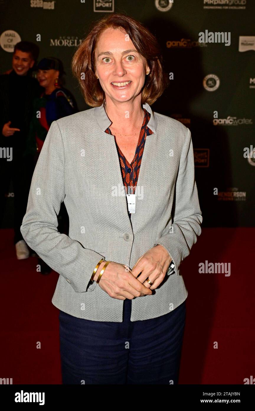 Katarina Barley bei der Strassenfeger Charity Aktion 2023 by Maximilian ...