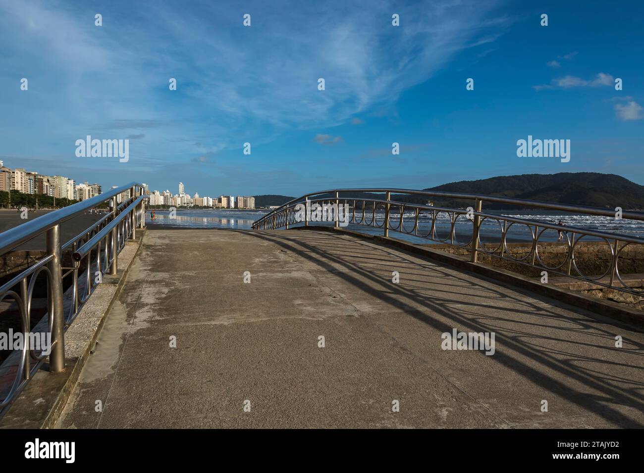 Bridge over the channel hi-res stock photography and images - Alamy
