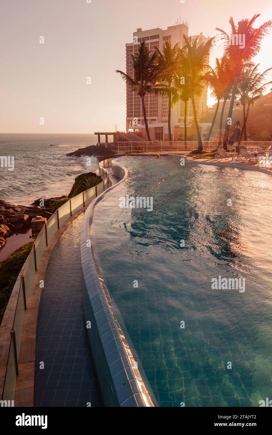 Borderless swimming pool hi-res stock photography and images - Alamy