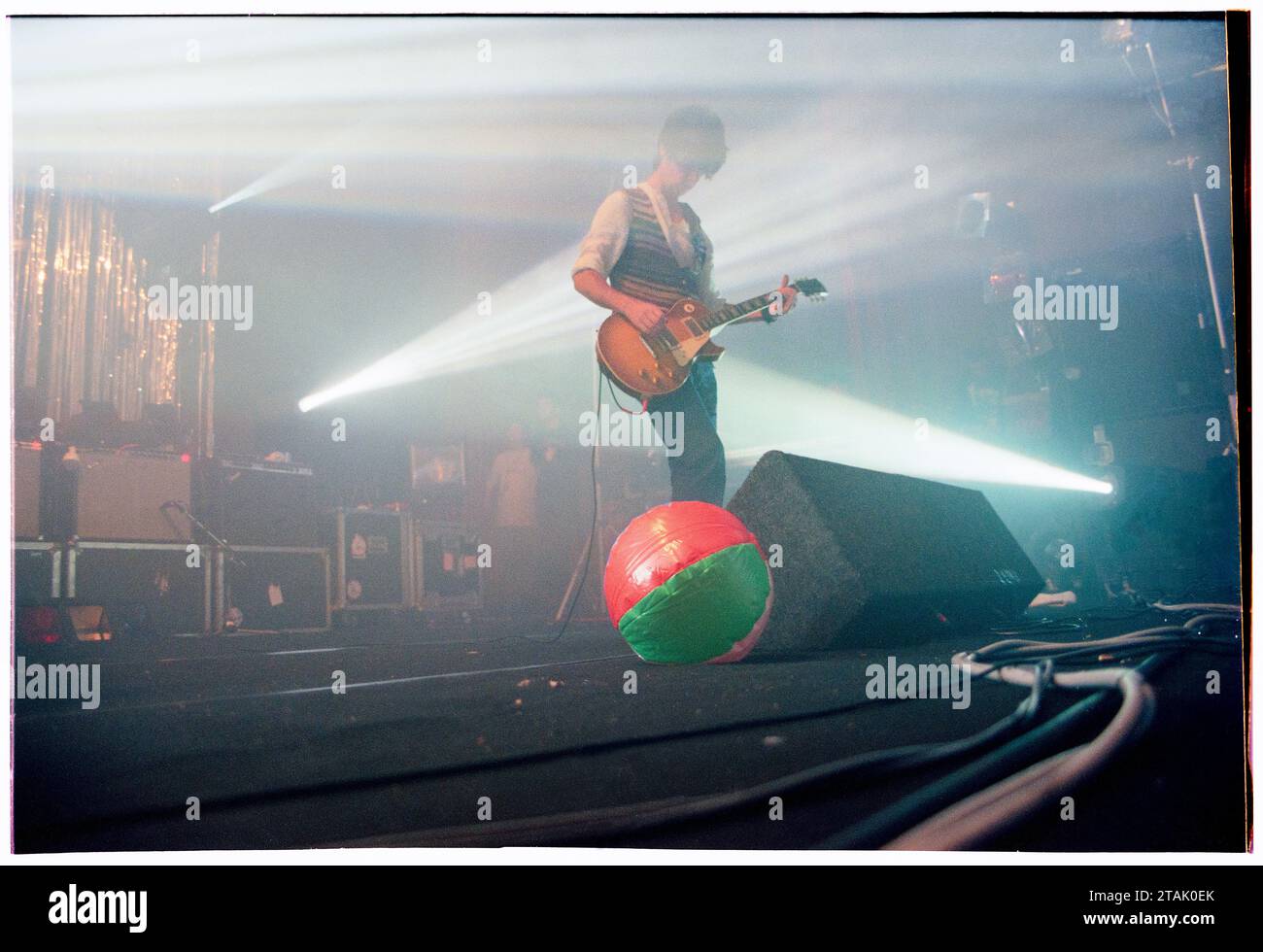 STONE ROSES, JOHN SQUIRE, GUITAR, 1994: John Squire of The Stone Roses ...