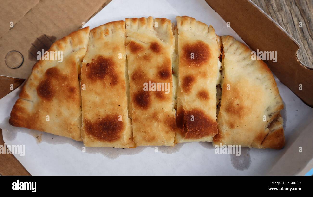 Calzone in box hi-res stock photography and images - Alamy